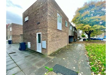 Copenhagen Close, Luton LU3, 2 bed maisonette for sale, £135,000 - Zoopla