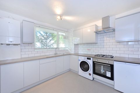 Carlton Drive, London SW15, 3 bed maisonette to rent, £3,250 pcm - Zoopla