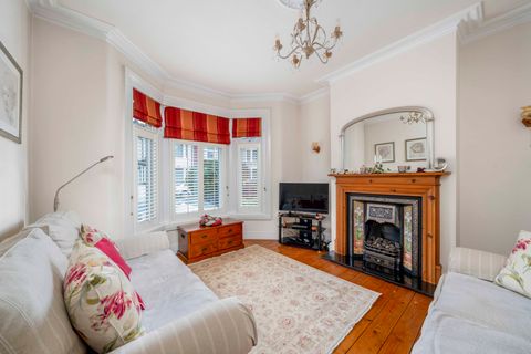 Cobham Road, Seven Kings IG3, 3 bed flat for sale, £500,000 - Zoopla