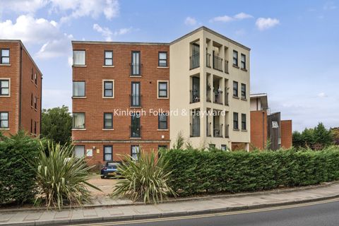 Plaistow Lane, Bromley, Kent BR1, 2 bed flat to rent, £1,900 pcm - Zoopla