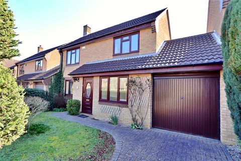 3 bed link detached house for sale in Ibstone Avenue, Bradwell Common ...