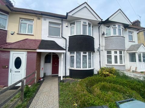 3 bed terraced house for sale in Old Road East, Gravesend, Kent DA12, £325,000 - Zoopla