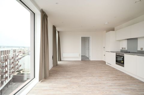2 bed flat to rent in The Kell, Gillingham Gate Road, Gillingham ME4, £ ...
