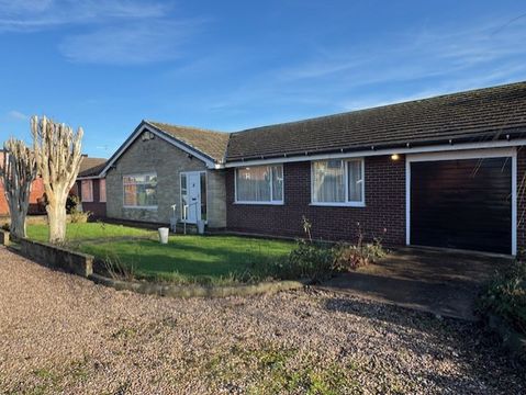 Brookside, Hemsworth WF9, 4 bed detached bungalow for sale, £245,000 ...