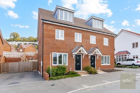 Worrall Drive, Wouldham ME1, 3 bed semi-detached house for sale, £ ...