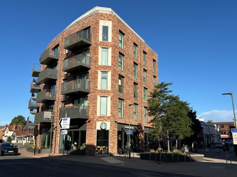 Station Road, Egham, Surrey TW20, 1 bed flat to rent, £1,200 pcm - Zoopla