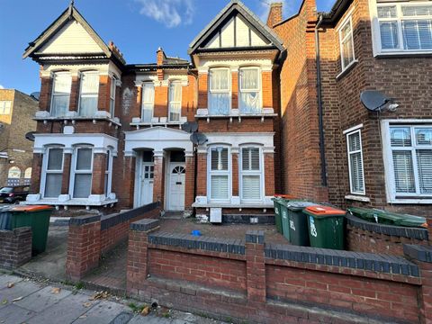 3 bed flat for sale in Plashet Grove, London E6, £280,000 - Zoopla