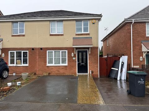 3 bed semi-detached house to rent in Verde Close, Luton LU2, £1,700 pcm ...