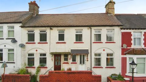 3 bed link detached house for sale in Andrew Road, Penarth CF64, £ ...