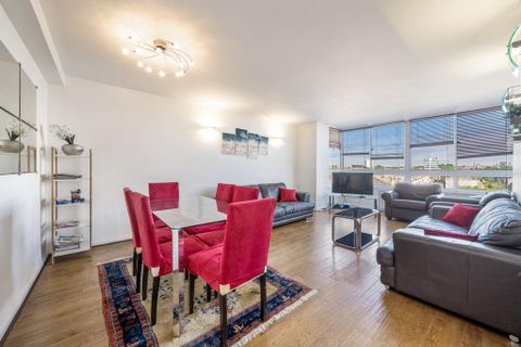 Cheyne Walk, London SW3, 2 bed flat to rent, £3,445 pcm - Zoopla