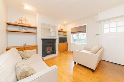 Burroughs Gardens, Hendon NW4, 2 bed terraced house to rent, £2,000 pcm ...