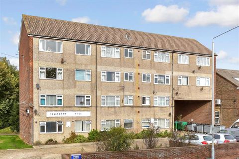 2 bed flat for sale in London Road, Sittingbourne, Kent ME10, £140,000 ...