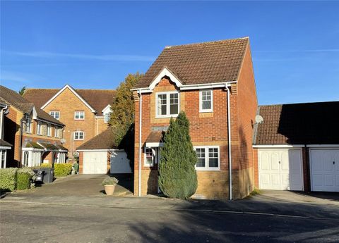 2 bed detached house to rent in Stirrup Close, Newbury, Berkshire RG14 ...