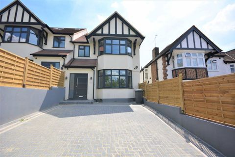 Westside, London NW4, 5 bed semi-detached house to rent, £4,800 pcm ...