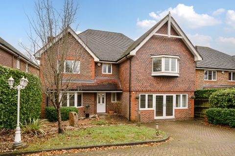 5 bed detached house to rent in Walnut Grove, Banstead, Surrey SM7, £ ...