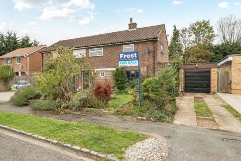 Penn Meadow, Stoke Poges, Buckinghamshire SL2, 3 bed semi-detached ...