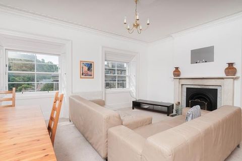 Elm Row, Edinburgh EH7, 3 bed flat to rent, £2,200 pcm - Zoopla