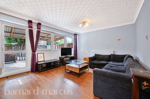 Arabella Drive, London SW15, 3 bed maisonette for sale, £425,000 - Zoopla