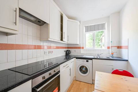Mcaulay Court, Bow E3, Studio to rent, £1,500 pcm - Zoopla