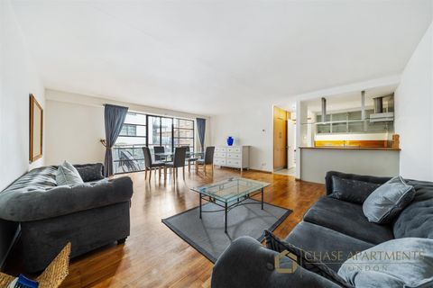 Ice Wharf, 17 New Wharf Road N1, 2 bed flat to rent, £3,100 pcm - Zoopla