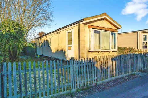 Stopsley Mobile Home Park, St. Thomas's Road, Luton, Bedfordshire LU2 ...