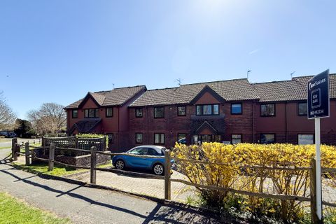 Hawthorn Court, Black Path, Polegate BN26, 2 bed flat for sale, £ ...