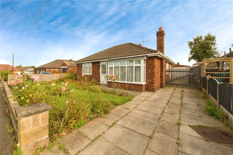 2 bed bungalow for sale in Ryebank Avenue, Crewe, Cheshire CW1, £ ...