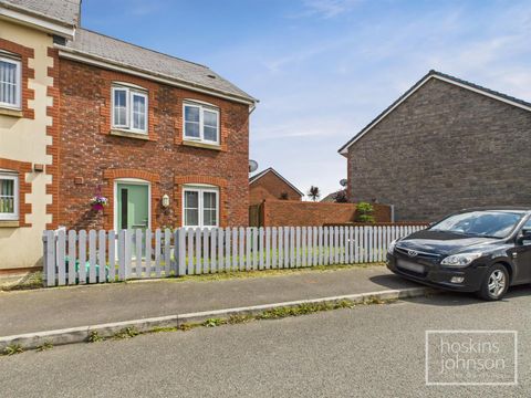 Heol Gruffydd, Rhydyfelin, Pontypridd CF37, 3 bed end terrace house for ...