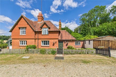 Lambdens Cottage, Ashampstead Common, Reading, Berkshire RG8, 3 bed ...
