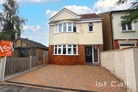 3 bed detached house for sale in Boscombe Road, Southend-On-Sea SS2, £ ...