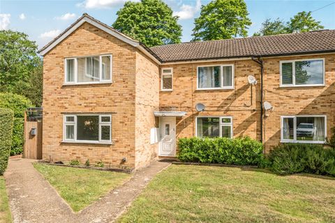 2 bed maisonette for sale in Row Town, Addlestone, Surrey KT15, £ ...