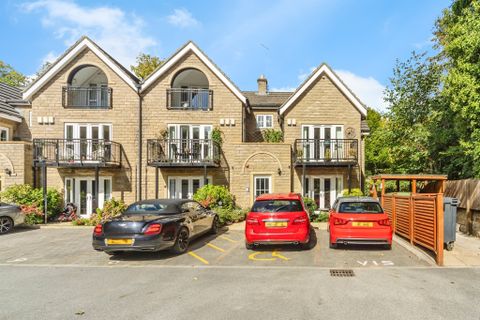 Shadwell Lane, Leeds LS17, 2 bed flat for sale, £225,000 - Zoopla