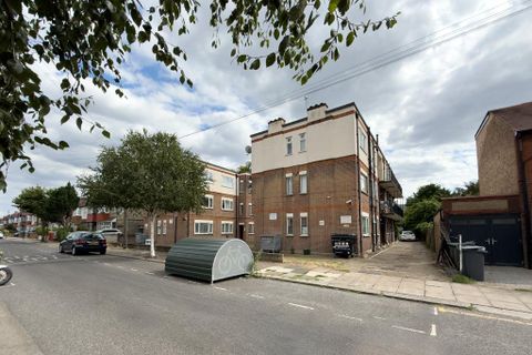 New Road, London N22, 2 bed flat for sale, £350,000 - Zoopla