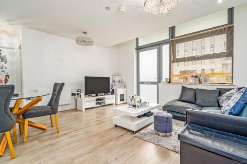 2 bed property for sale in Edinburgh Gate, Harlow CM20, £240,000 - Zoopla