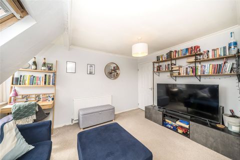 2 bed flat for sale in Coldharbour Lane, London SE5, £350,000 - Zoopla