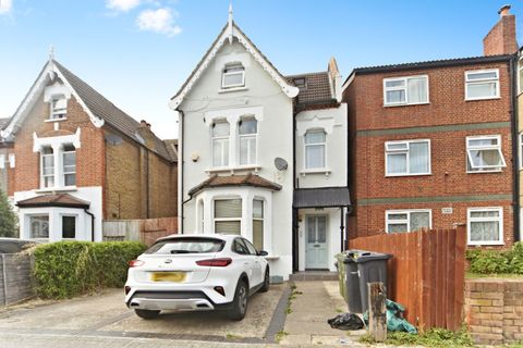 69 Hopton Road, London SW16, 3 bed flat for sale, £625,000 - Zoopla