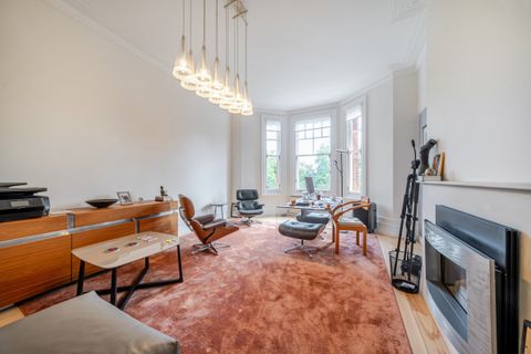 Cheyne Walk, London SW3, 3 bed flat to rent, £13,000 pcm - Zoopla