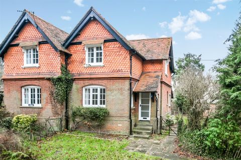 Tapwood Cottages, Reigate Road, Buckland, Betchworth RH3, 3 bed semi ...