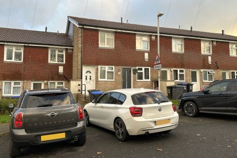 Owen Square, Walmer CT14, 2 bed flat for sale, £159,950 - Zoopla