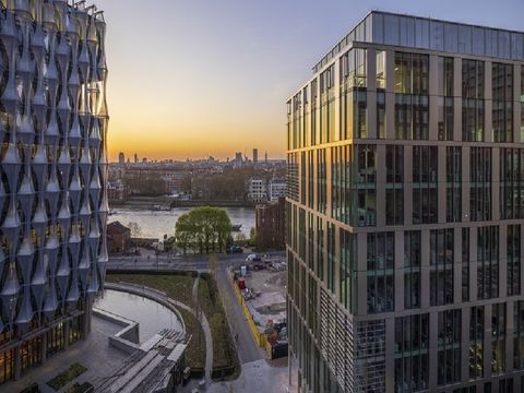 2 bed flat to rent in Legacy Building, Embassy Gardens SW11, £5,000 pcm ...