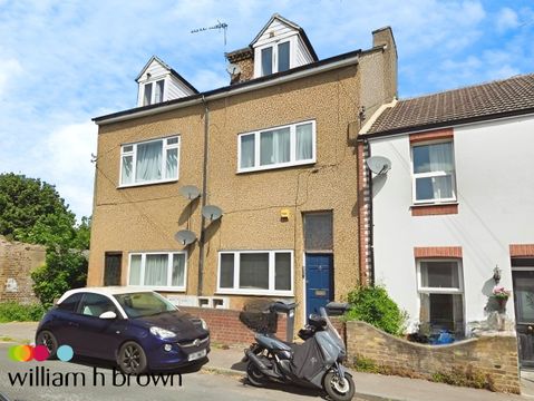 William Street, Grays RM17, 2 bed flat to rent, £1,500 pcm - Zoopla