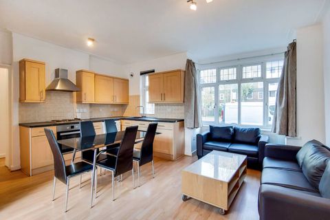 Biddestone Road, Holloway, London N7, 3 bed flat to rent, £2,850 pcm ...