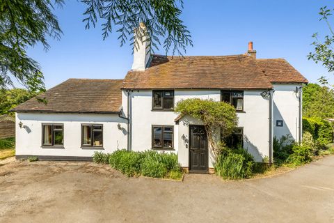 Broad Street, Wood Street Village, Guildford GU3, 4 bed detached house ...