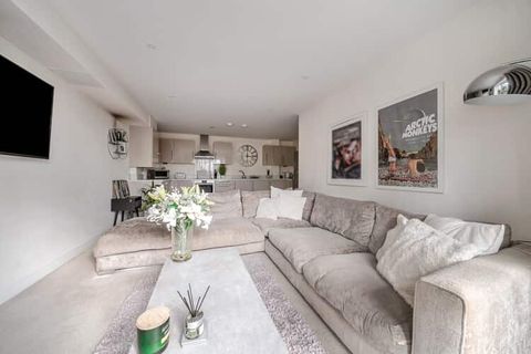 2 bed flat for sale in Copeland House, Stevenage, Hertfordshire SG1, £ ...