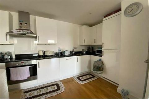 2 bed flat to rent in 13 Zenith Close, Barnet NW9, £1,950 pcm - Zoopla