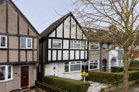3 bed end terrace house for sale in Lisbon Avenue, Twickenham TW2, £695,000 - Zoopla