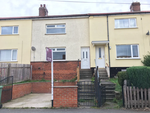3 bed town house for sale in Waterloo Grove, Pudsey LS28, £140,000 - Zoopla