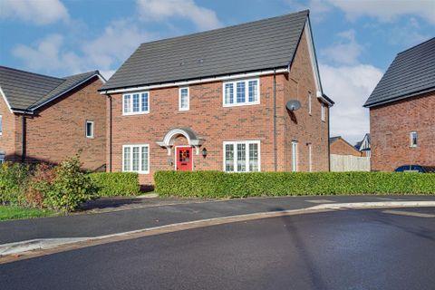 Lewis Way, Congleton CW12, 4 bed property to rent, £2,000 pcm - Zoopla