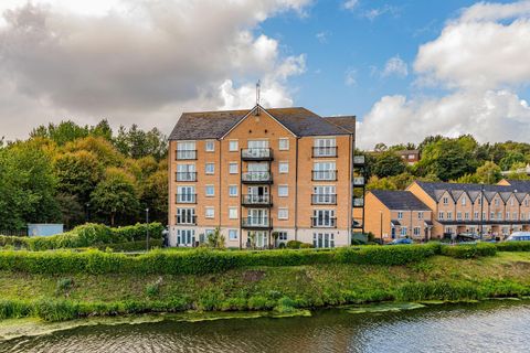 River Walk, Penarth CF64, 2 bed flat for sale, £245,000 - Zoopla