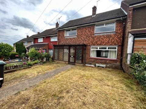 3 bed terraced house for sale in Livingstone Road, Gravesend DA12, £300,000 - Zoopla